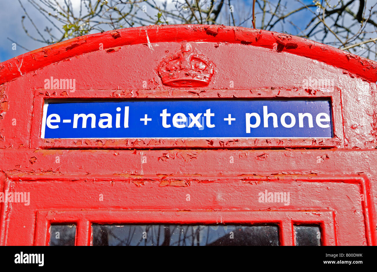 English Phone Box High Resolution Stock Photography and Images - Alamy
