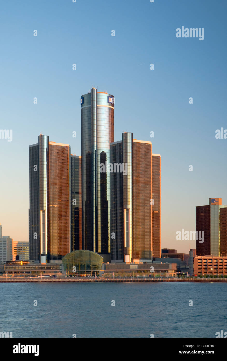 USA Michigan Detroit Downtown and Renaissance Center across Detroit ...