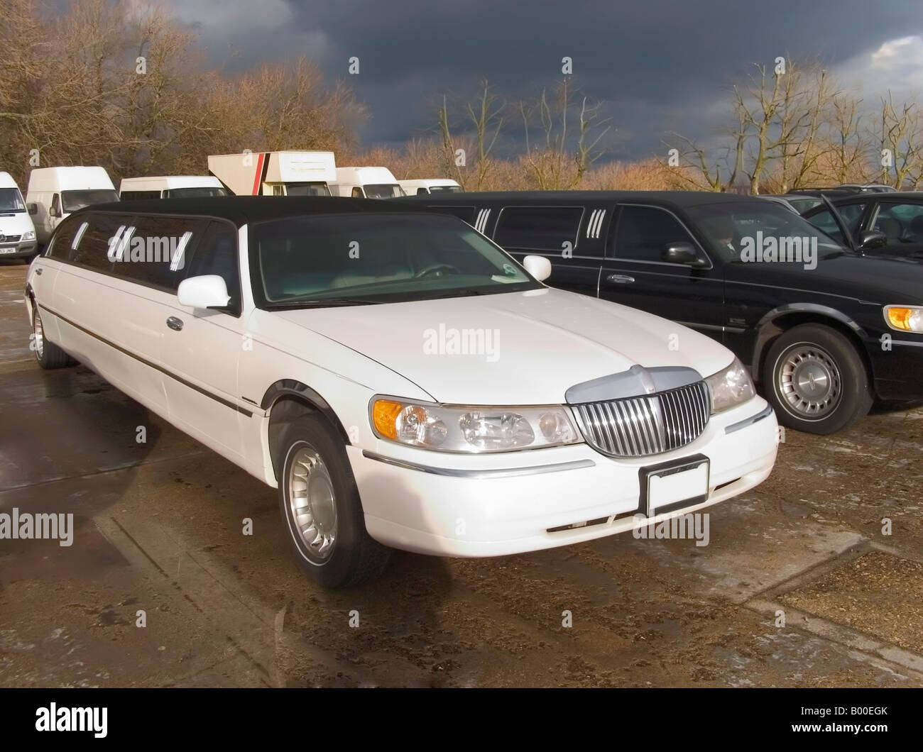 A stretch limo limousine big car vehicle Stock Photo - Alamy