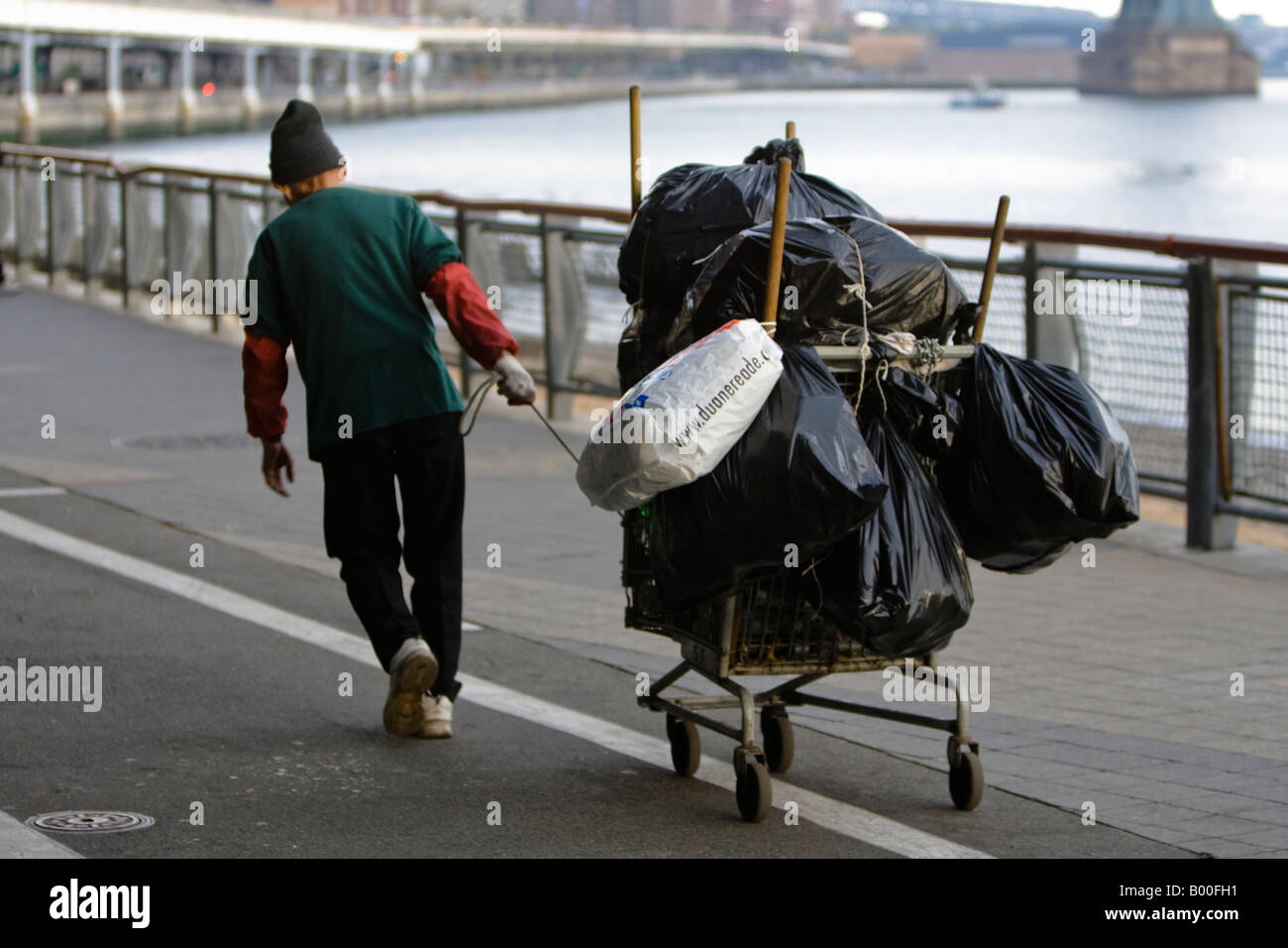 Homeless person belongings hi-res stock photography and images - Alamy
