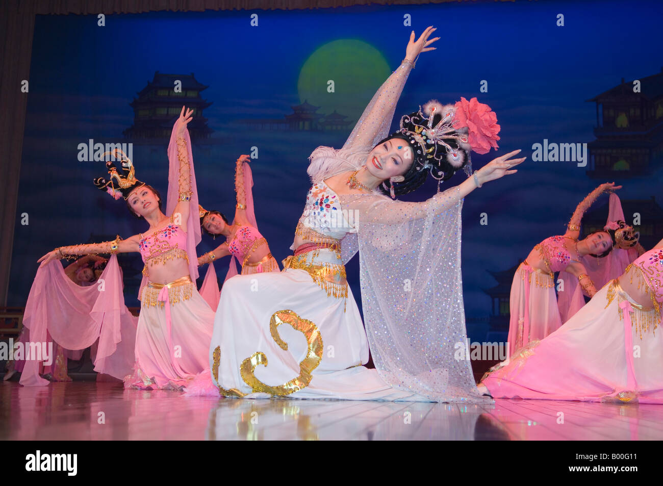 Tang dynasty theater hi-res stock photography and images - Alamy