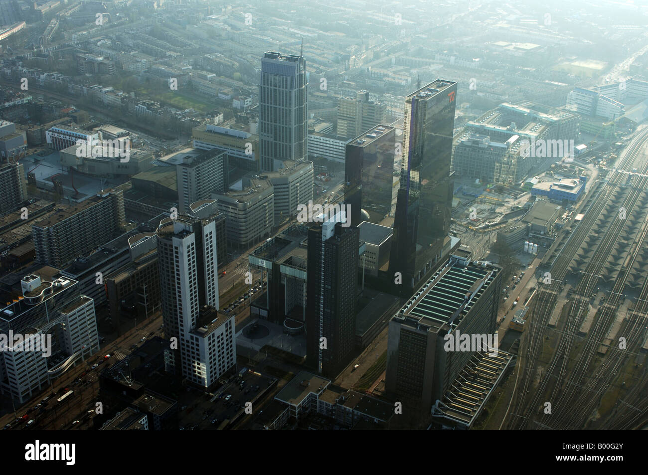 Rotterdam aerial view downtown office hi-res stock photography and ...