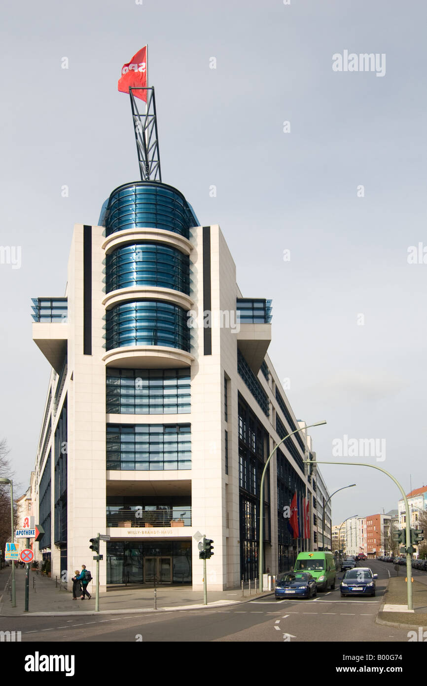 High society house party hi-res stock photography and images - Alamy