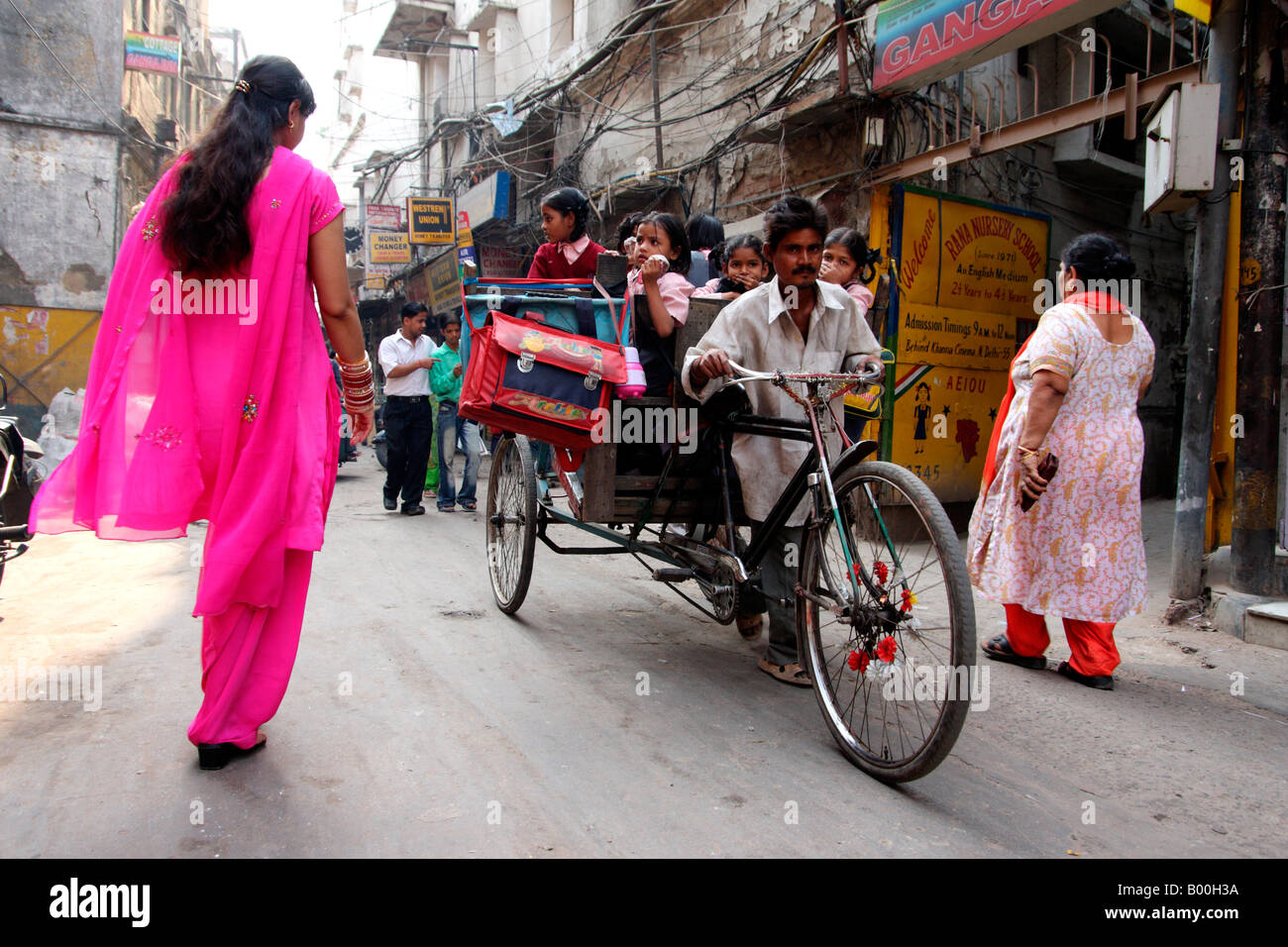 Women travelling in rickshaw hi-res stock photography and images - Alamy