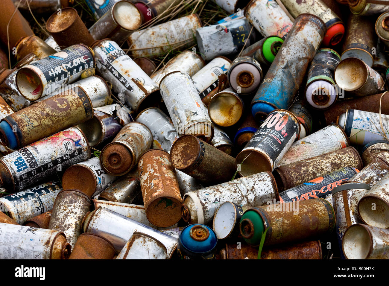 Rusty spray can scrap Stock Photo - Alamy