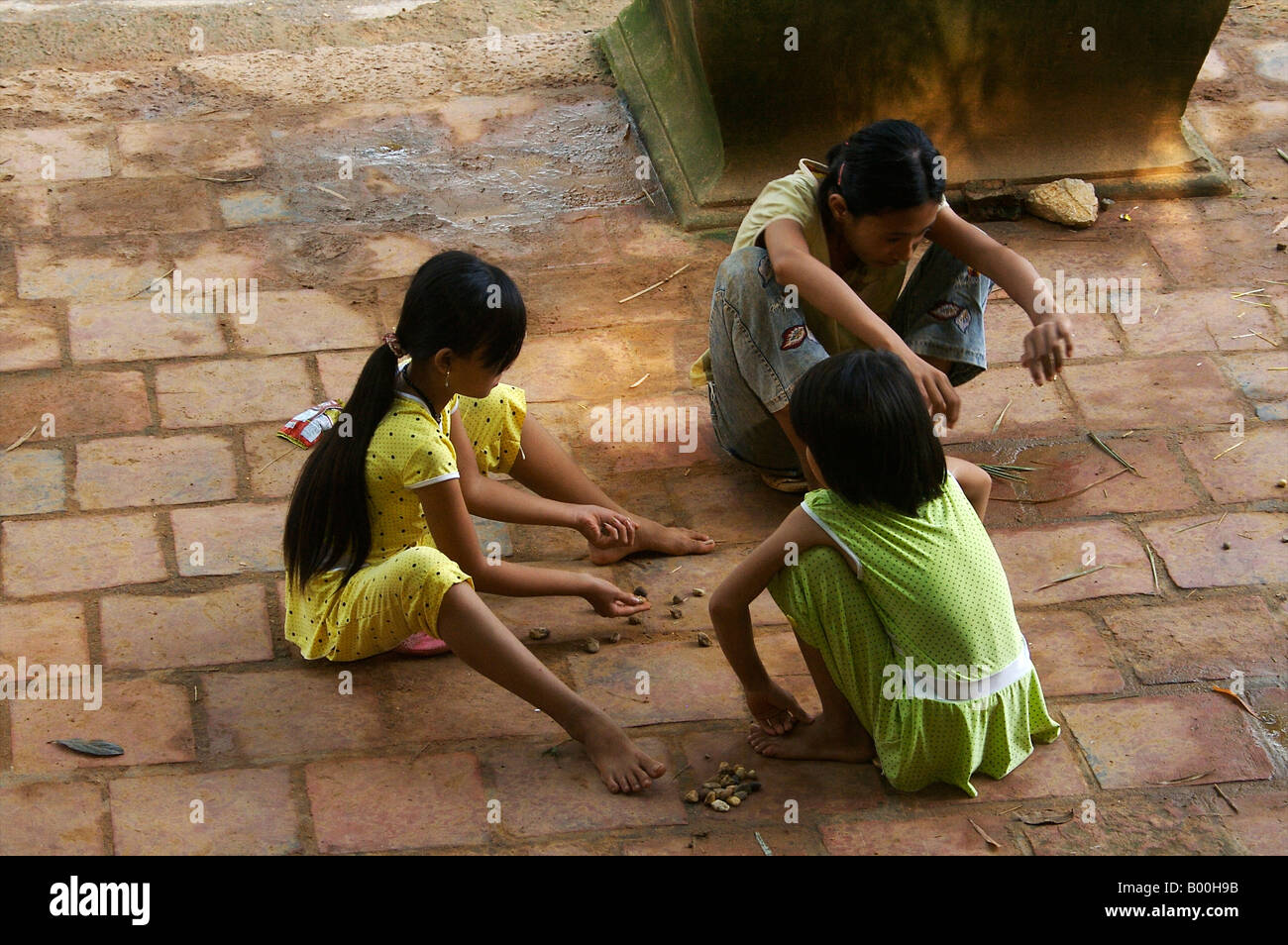 Children Playing at Thay Pagoda Stock Photo - Alamy