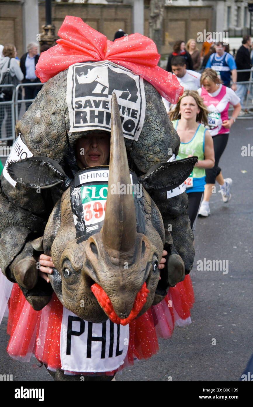 Rhino runner london marathon hi-res stock photography and images - Alamy