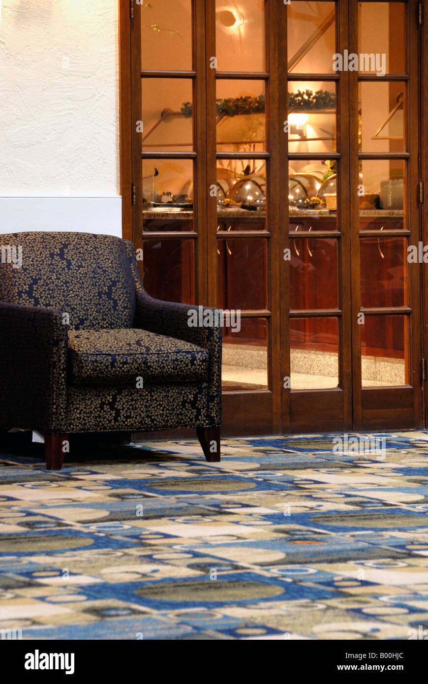 Restaurant with windows wide open hi-res stock photography and images ...