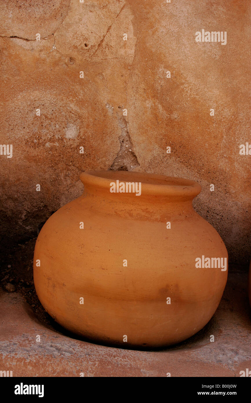 American colonial pottery hi-res stock photography and images - Alamy