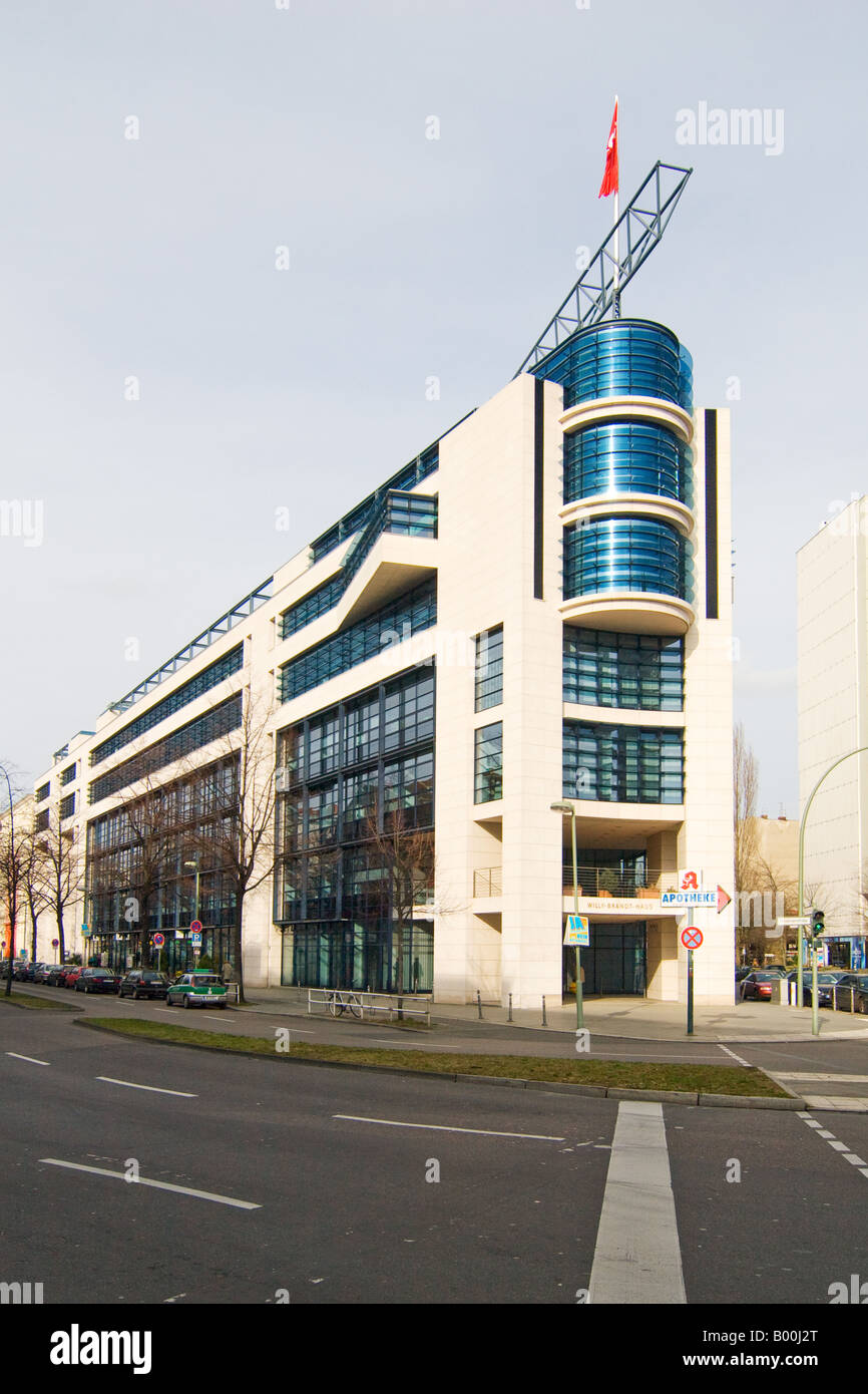 High society house party hi-res stock photography and images - Alamy