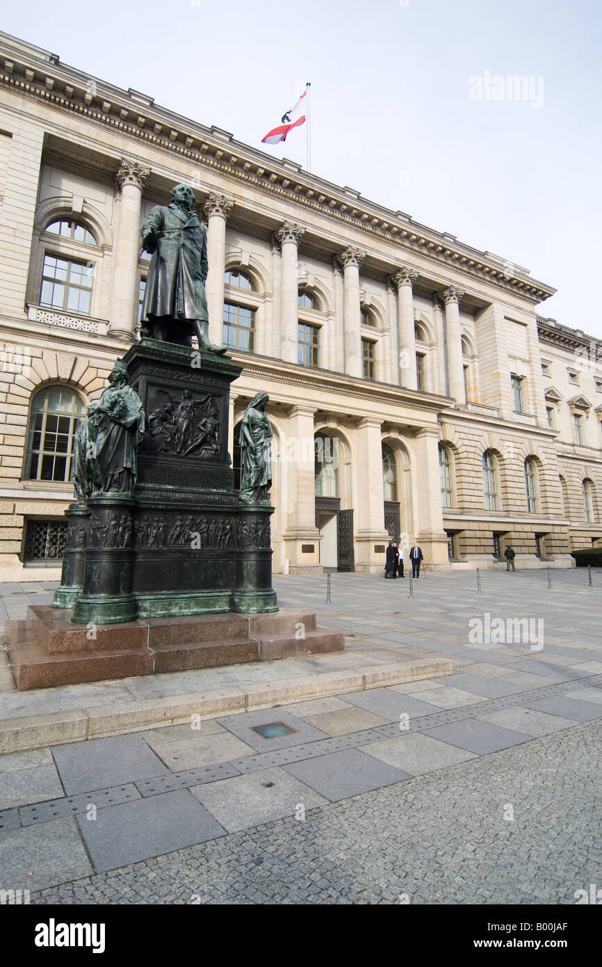 Lower House and monument Stock Photo - Alamy