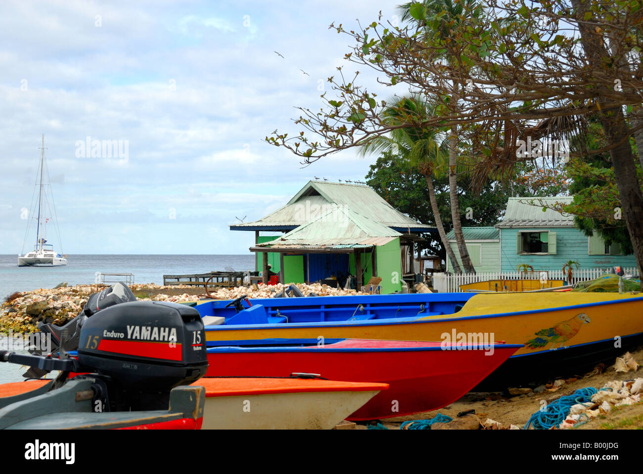 Scruffy boats hi-res stock photography and images - Alamy
