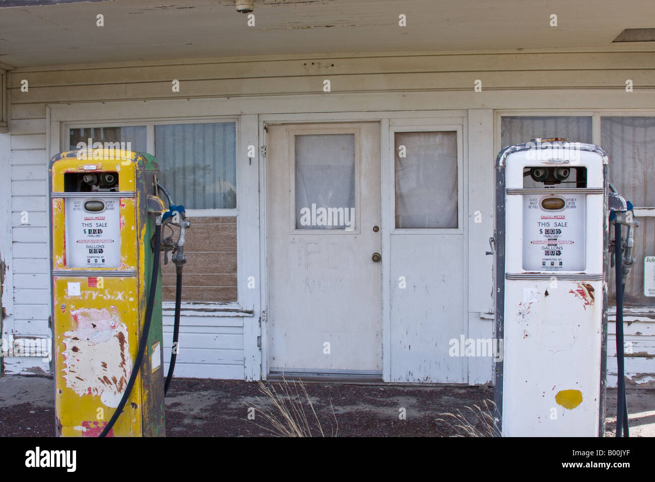 Old petrol pump in kent hi-res stock photography and images - Alamy