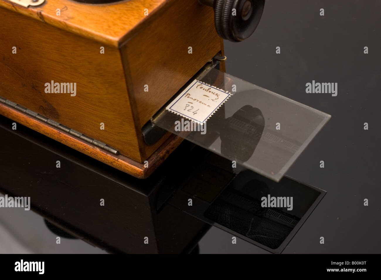 Wood stereo photo hand viewer 1 Stock Photo - Alamy