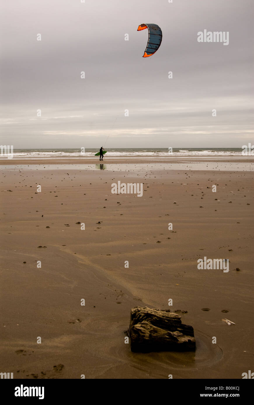 Pendine beach carmarthen wales uk hi-res stock photography and images ...