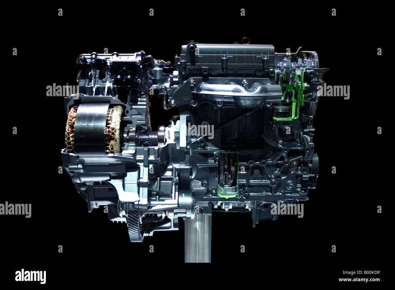 Car engine cross section hi-res stock photography and images - Alamy