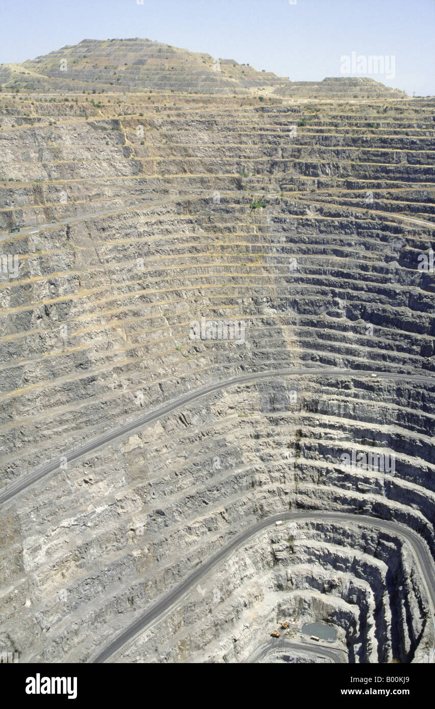Hasznos Egynapos kiránduláshoz föld largest open pit mine in south ... Hasznos Egynapos kiránduláshoz föld largest open pit mine in south ...
