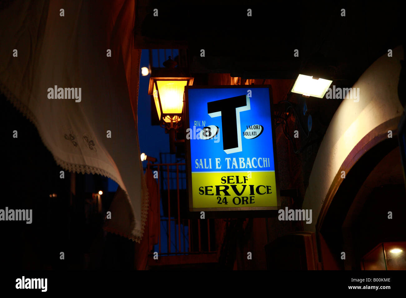 Tobacco shop sign in italy hi-res stock photography and images - Alamy