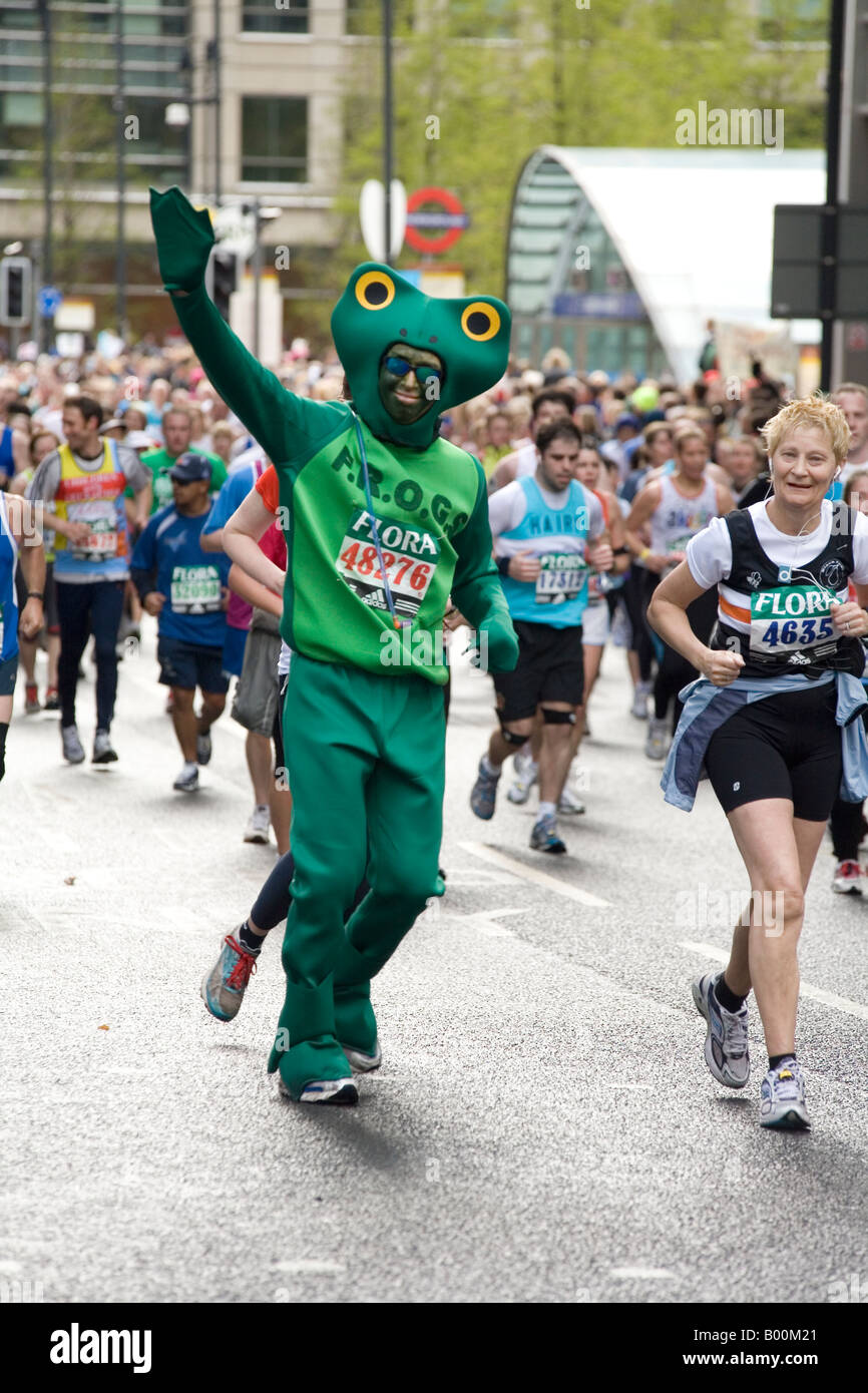 Fancy dress runners at the London Marathon 2008, Canary Wharf London ...
