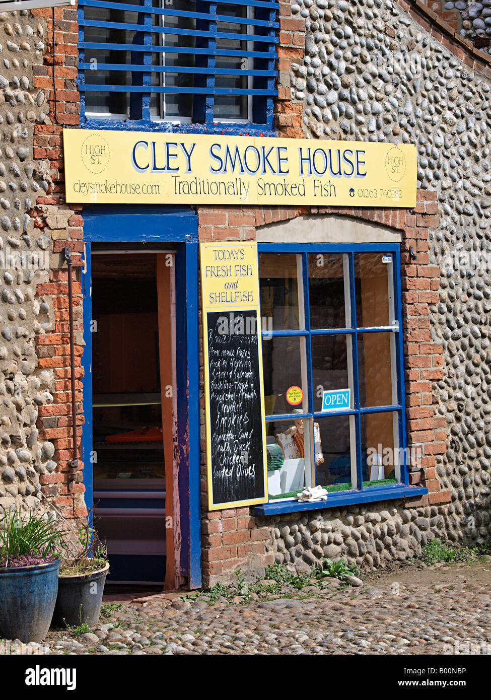 CLEY SMOKE HOUSE SHOP FRONT AND WINDOW CLEY NORTH NORFOLKCOBBLES Stock ...