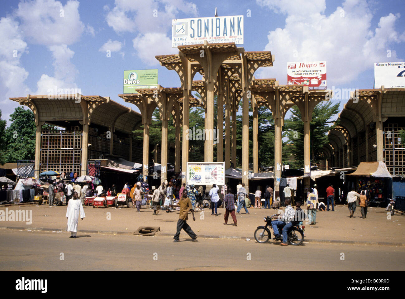 Niamey, Niger, West Africa. Grande Marche, Main Market Entrance, Street ...