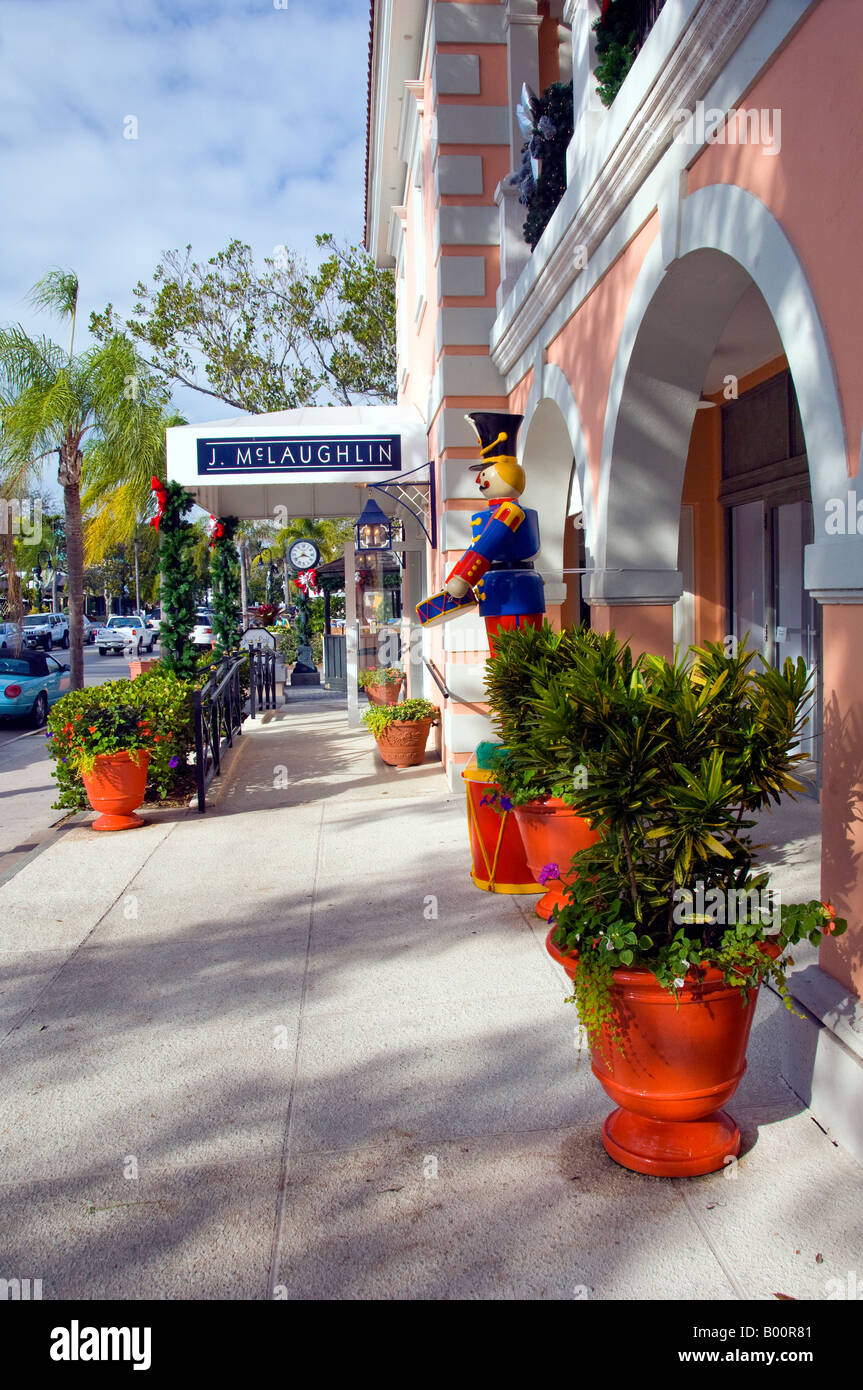 Shops in naples hi-res stock photography and images - Alamy