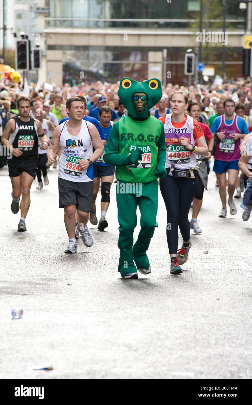 Fancy dress runners at the London Marathon 2008, Canary Wharf London ...