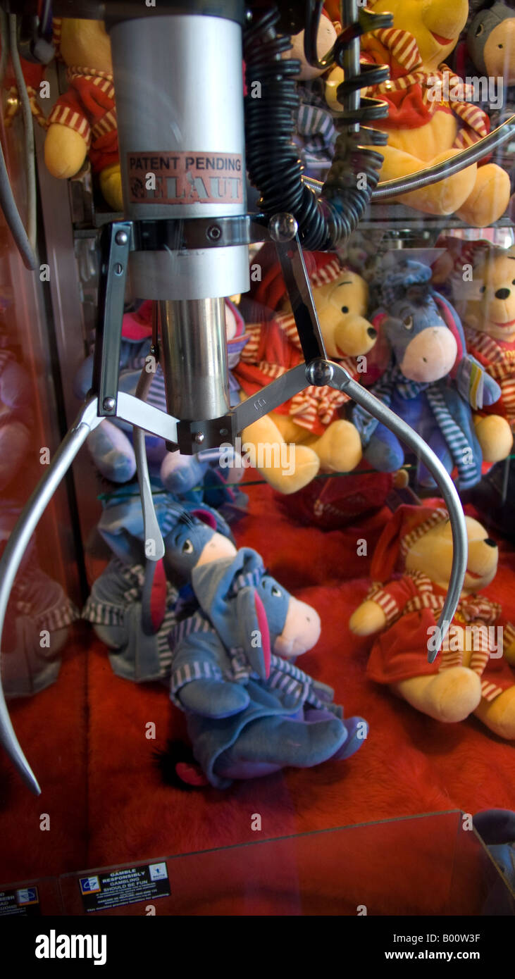 Large arcade machine hi-res stock photography and images - Alamy