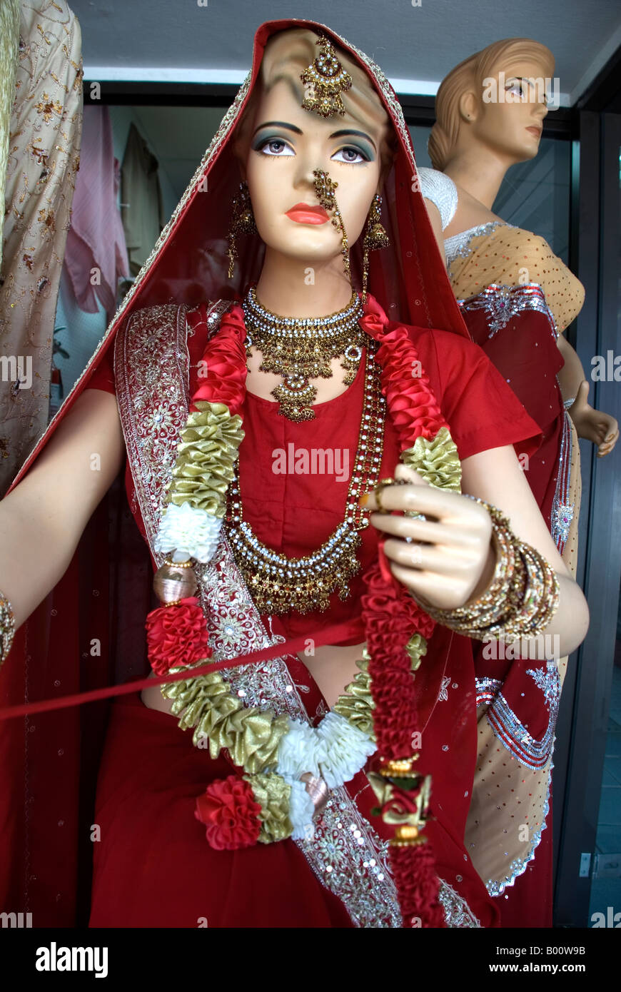 Fiji traditional clothing hi-res stock photography and images - Alamy
