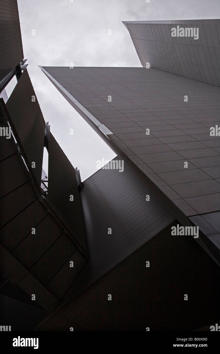 Windowless office hi-res stock photography and images - Alamy