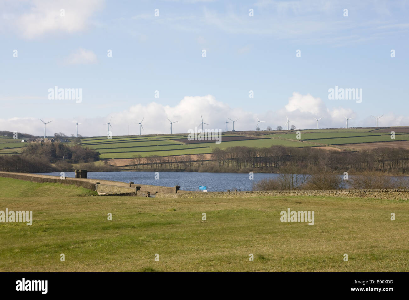 Ingbirchworth Reservoir & hill farmland with windfarm @ Ingbirchworth ...