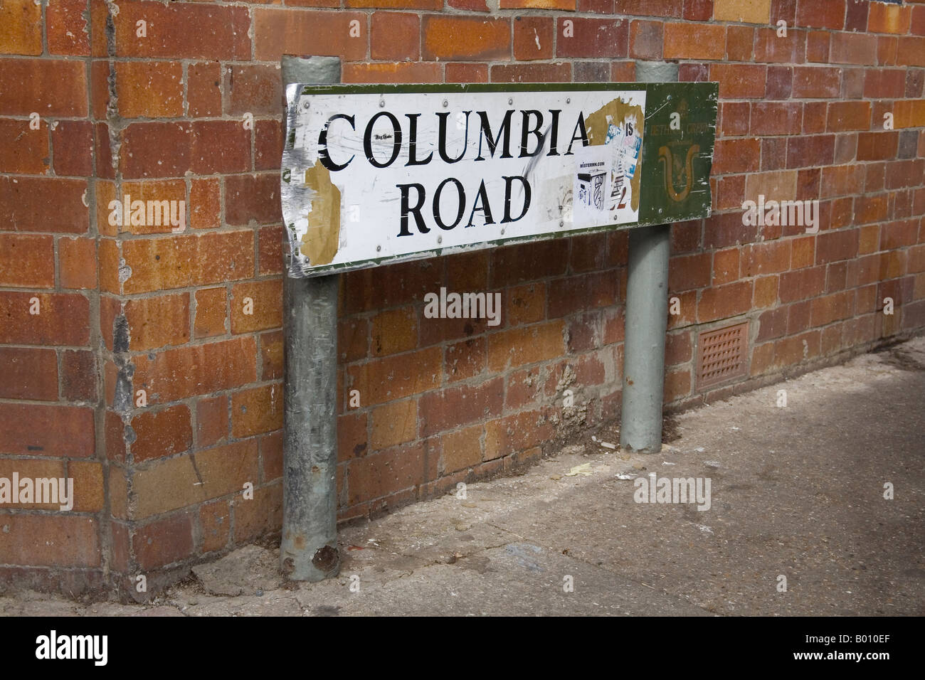 Road sign london hi-res stock photography and images - Alamy