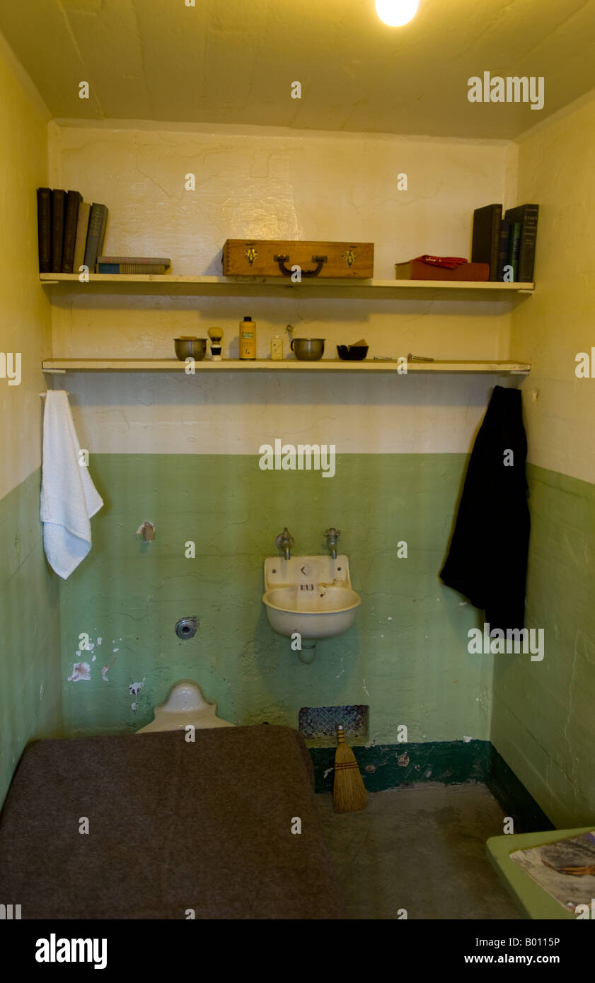 Single prison cell hi-res stock photography and images - Alamy