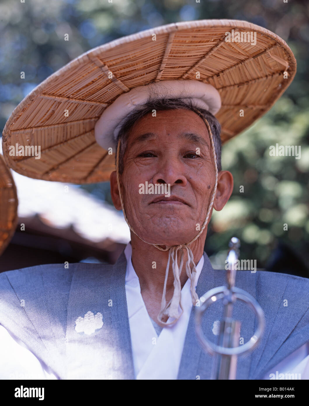 Shinto priest hat kimono hi-res stock photography and images - Alamy