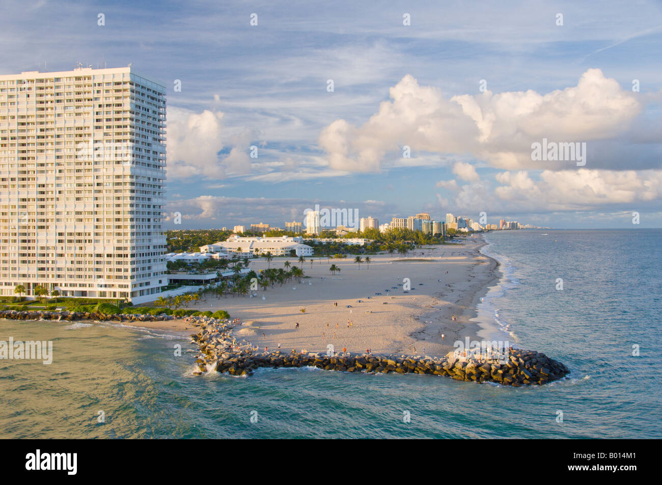 Entrance of the port hi-res stock photography and images - Alamy