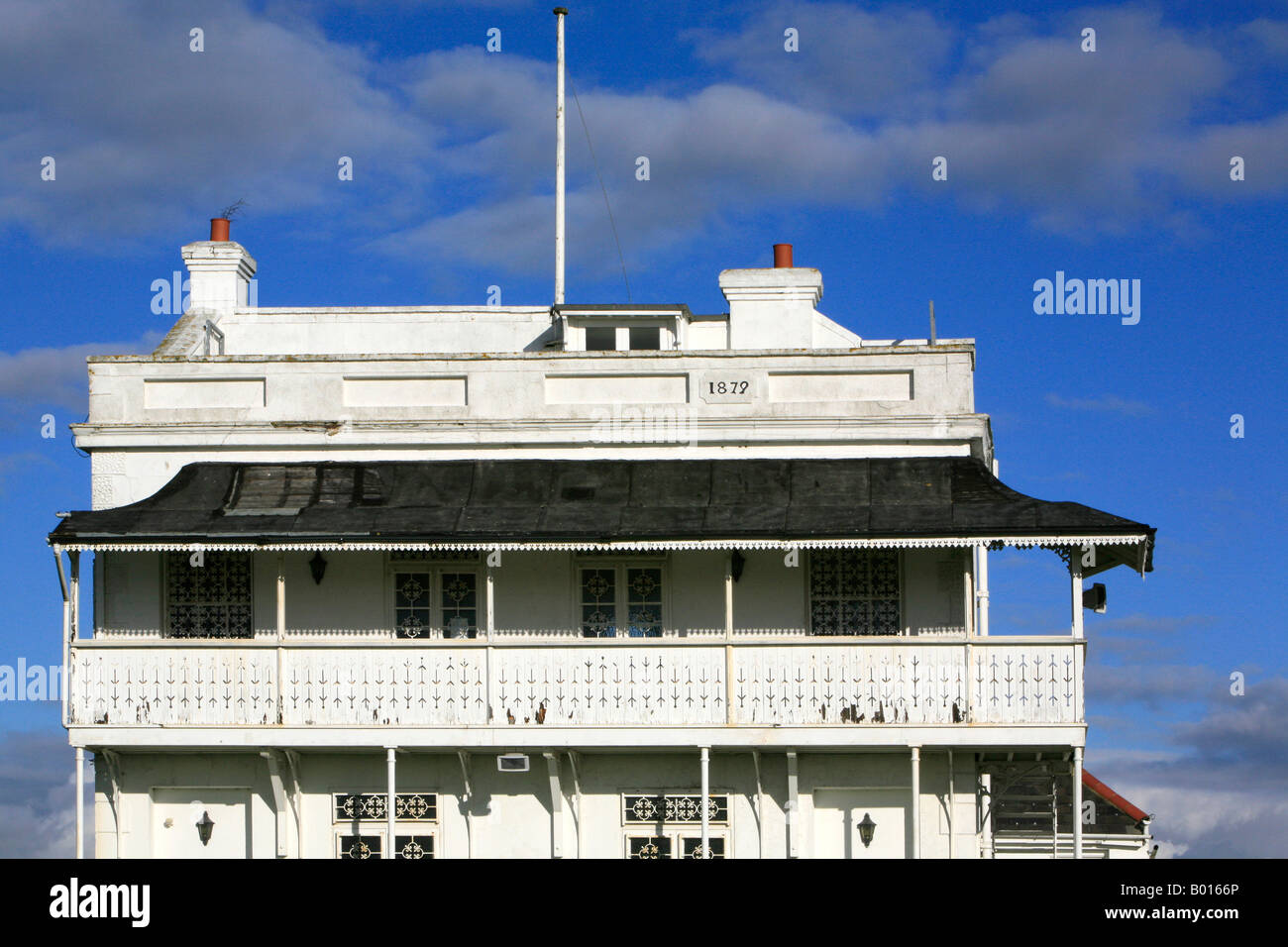 Old stand epsom racecourse hi-res stock photography and images - Alamy