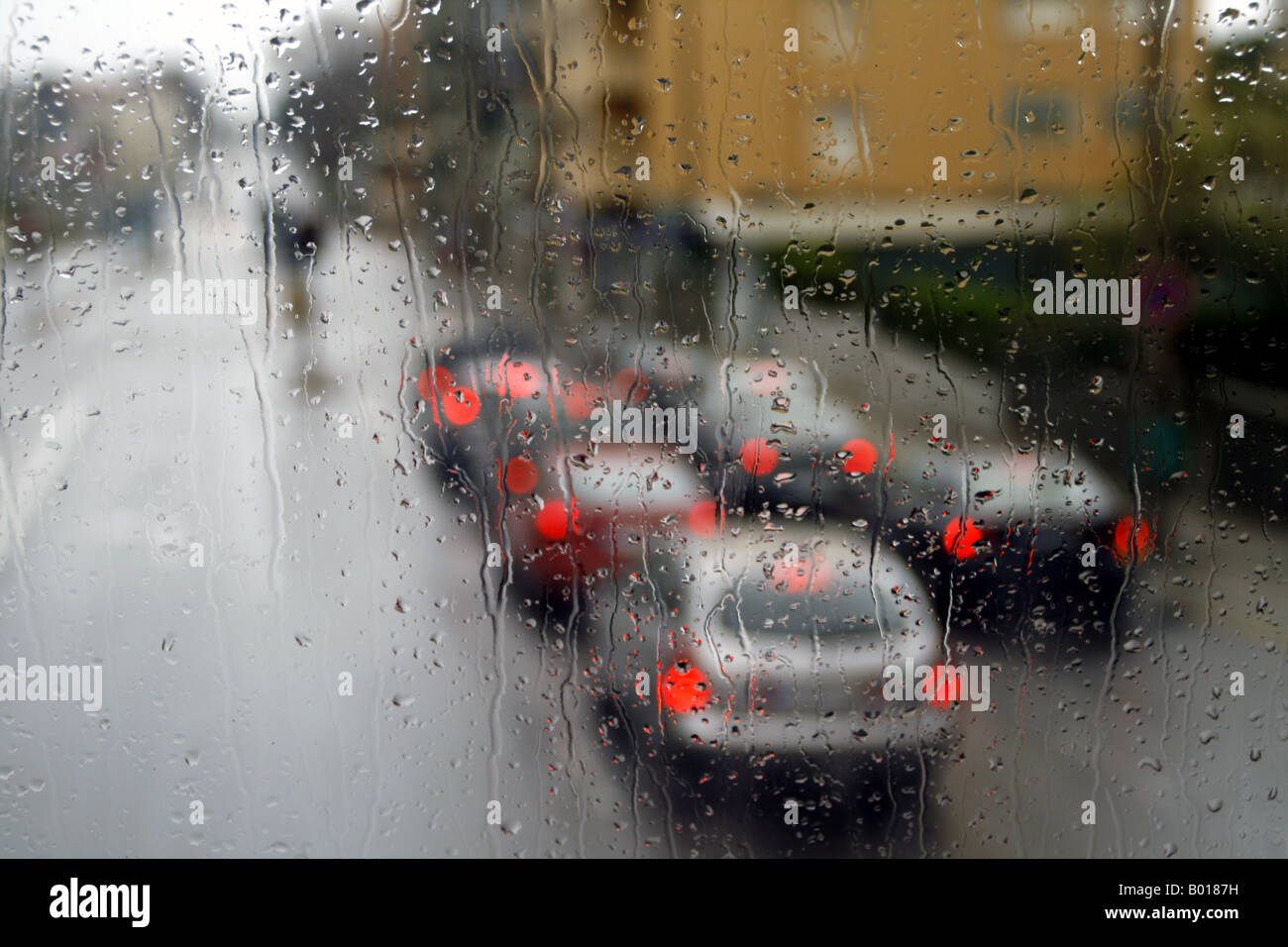 Wet day in porto hi-res stock photography and images - Alamy