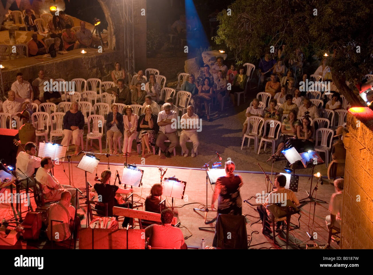 Medieval theater stage hi-res stock photography and images - Alamy