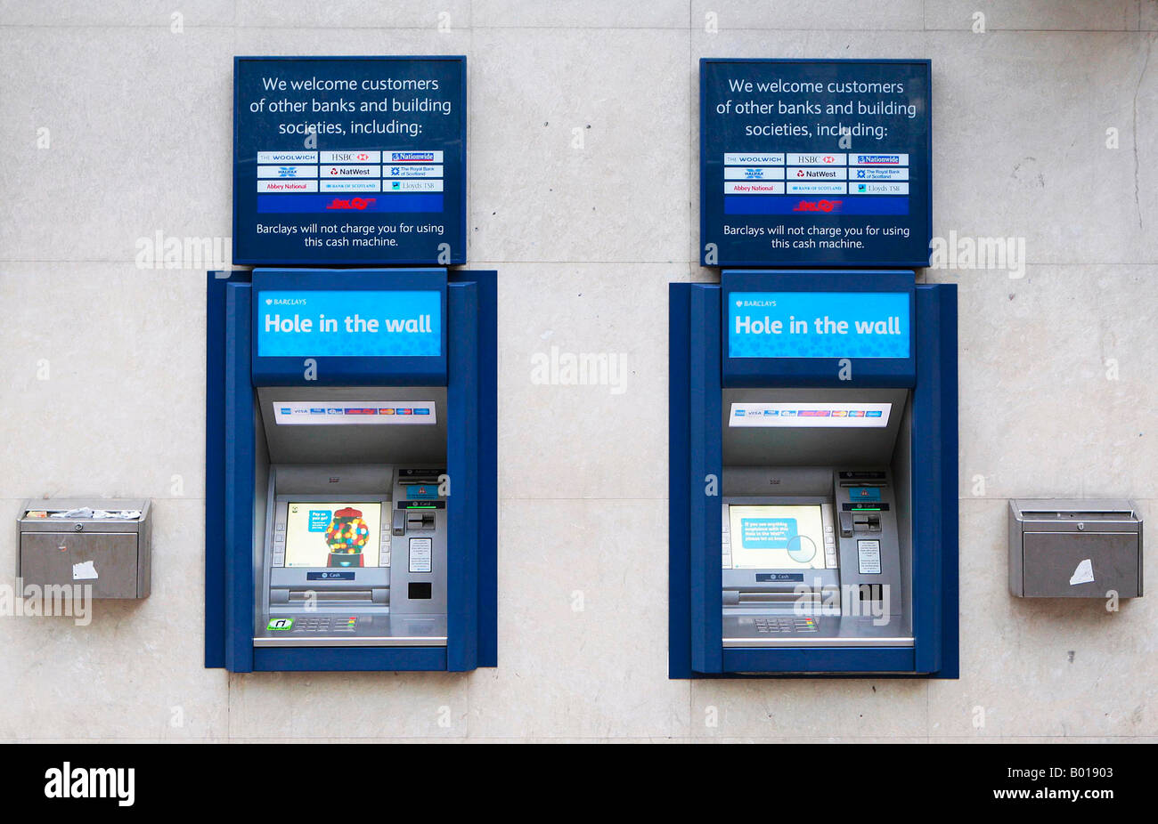 A barclays bank hole in the wall machine hi-res stock photography and images - Alamy