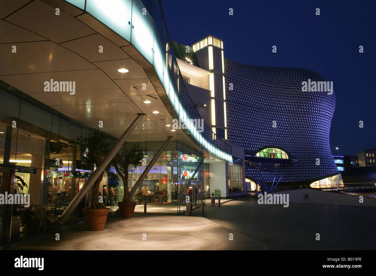 City of Birmingham, England. Night view of the St Martin’s Square ...