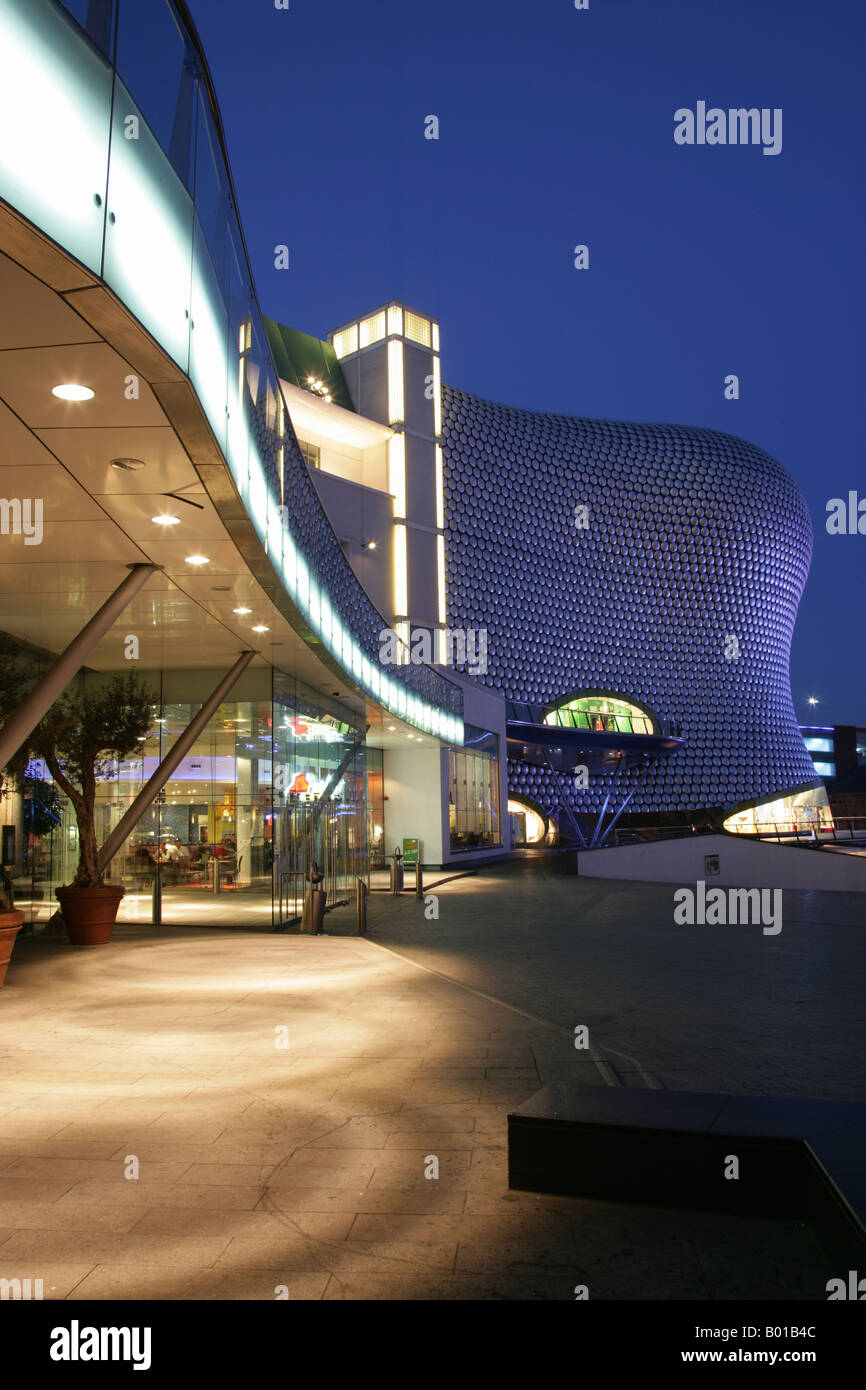 City of Birmingham, England. Night view of the St Martin’s Square ...
