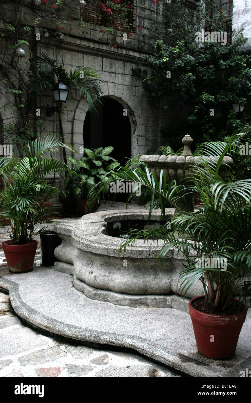Manila fountain hi-res stock photography and images - Alamy