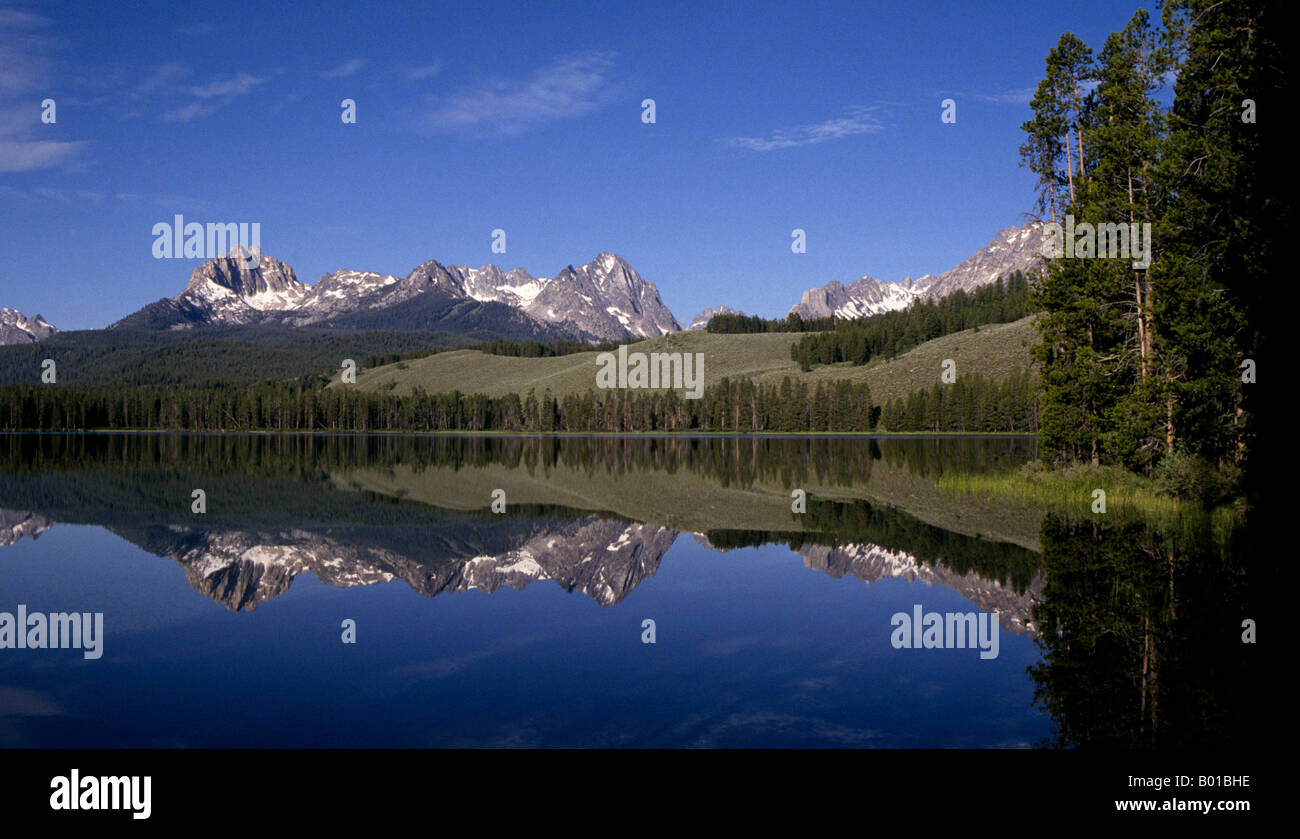 Sawtooth Mountains Stock Photos & Sawtooth Mountains Stock Images - Alamy