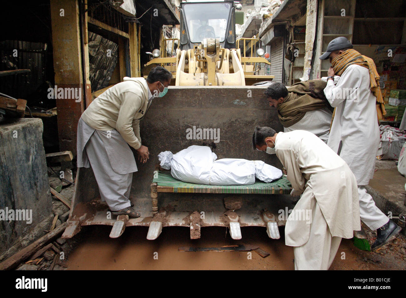 Earthquake recovery hi-res stock photography and images - Alamy