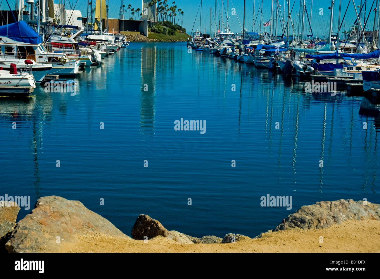 California beach oil drilling hi-res stock photography and images - Alamy