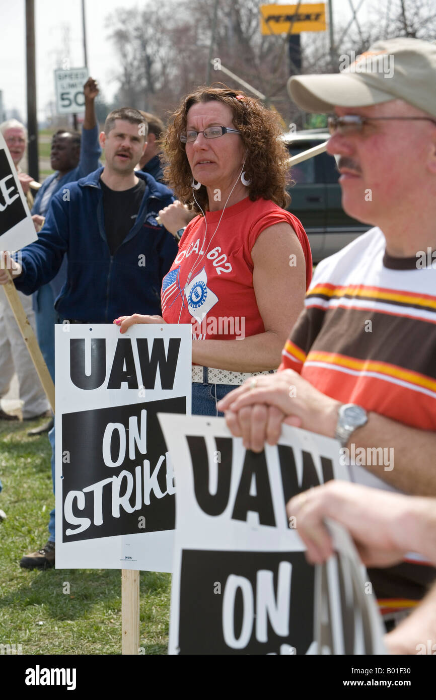 Strike union woman hi-res stock photography and images - Alamy