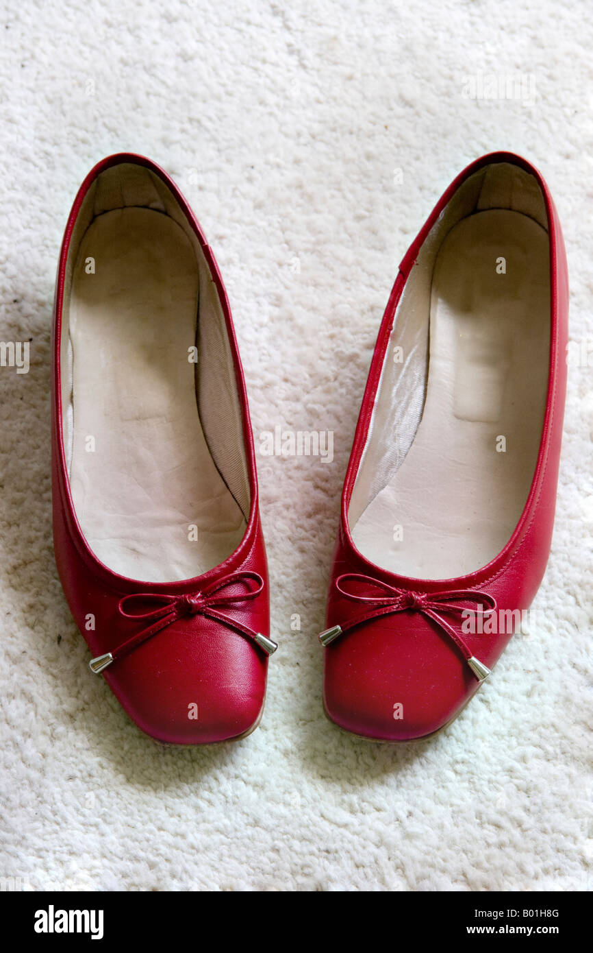 Red carpet shoes hi-res stock photography and images - Alamy