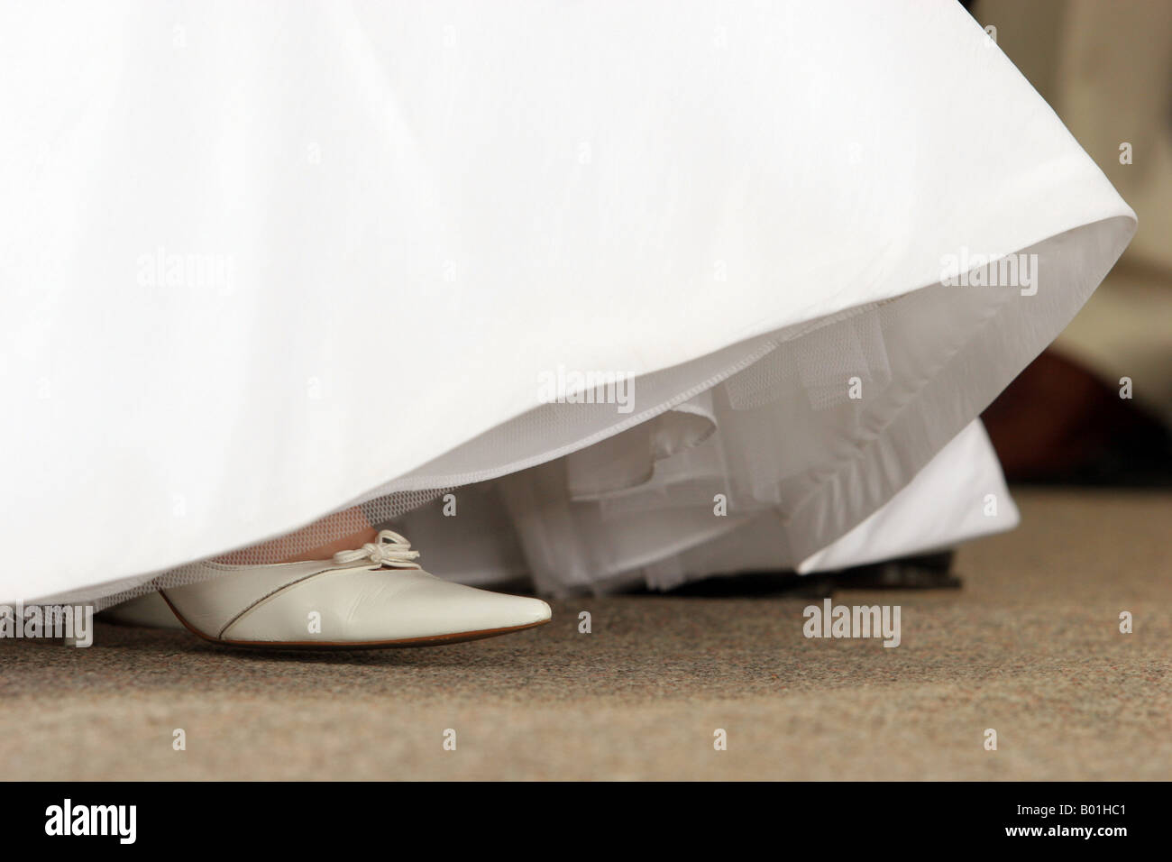 Bride detail during ceremony Stock Photo - Alamy