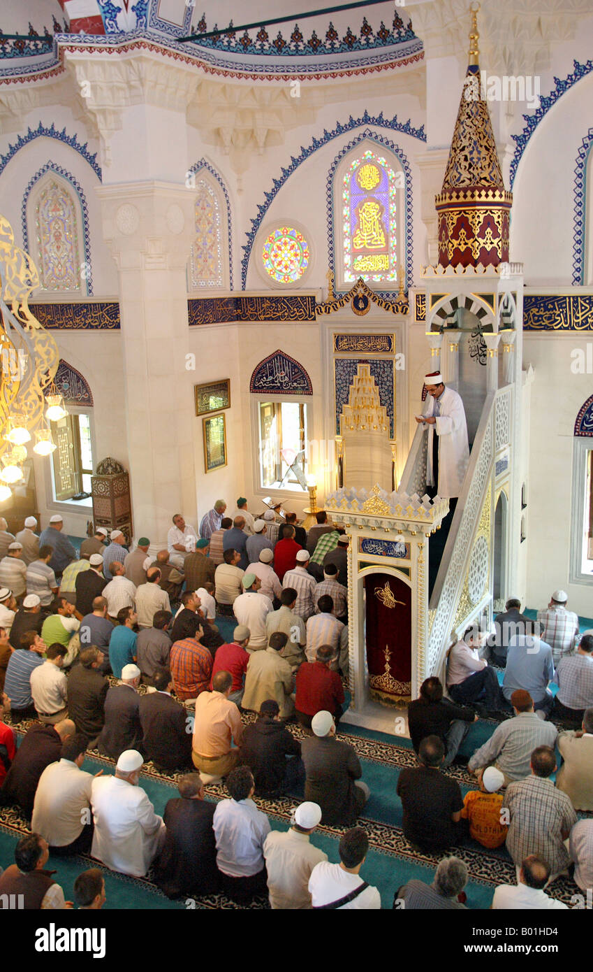 Muslims praying at the Sehitlik Mosque, Berlin, Germany Stock Photo - Alamy