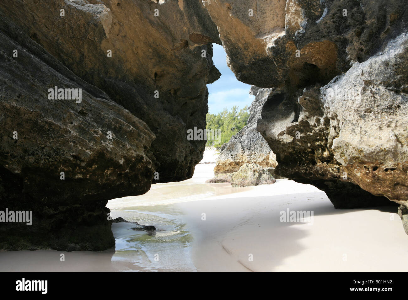 Rocks at seaside near horseshoe bay Bermuda Stock Photo - Alamy